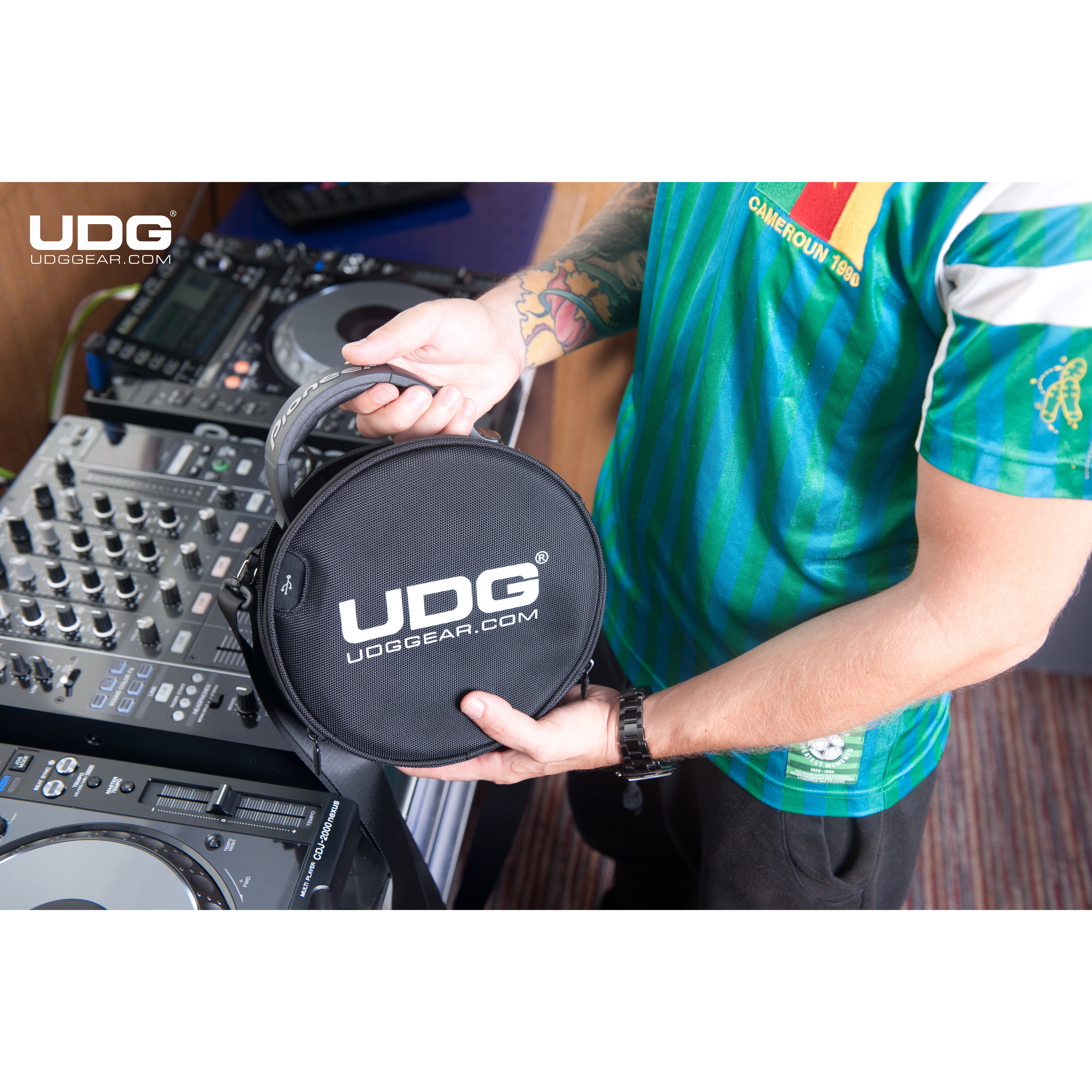 Dynamic Distribution - UDG Ultimate DIGI Headphone Bag (Black)